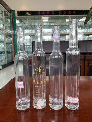 China Pistola de Whiskey em forma de gelo azul-claro em forma de 700 ml garrafa de gin vazia de 500 ml para álcool à venda