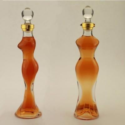 Cina Bottiglie di vino in vetro Lady uniche con materiale in vetro Super Flint per bevande industriali in vendita