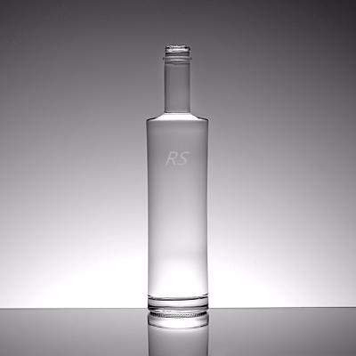 Cina Altri processi di congelamento profondo Materiale di vetro di alto filtro Bottiglia di vetro di brandy 750ml/1000ml/1L in vendita