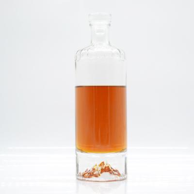 Cina Super Flint Glass 700ml Gin nero Matte Whiskey Spirits Alcol Licore Bottiglie per voi in vendita
