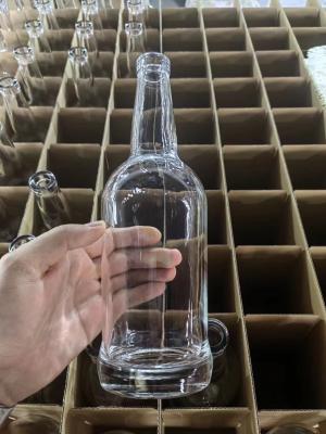 Cina OEM Welcome 700ml Bottiglia di vetro vuota per imballaggio di vino personalizzato in vendita