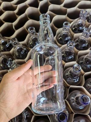 Cina OEM Welcome 700ml Bottiglia di vetro vuota per imballaggio di vino personalizzato in vendita