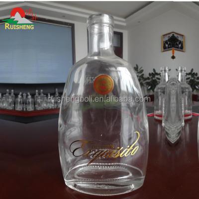 Cina Bottiglia di vino in vetro Super Flint vuota da 1,5L a 2 litri con tappo in vendita