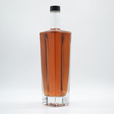 Cina Gravatura Forma Moda Super Flint Brandy Spiriti Vuoto White Liquor xo Bottiglia di vetro quadrato in vendita
