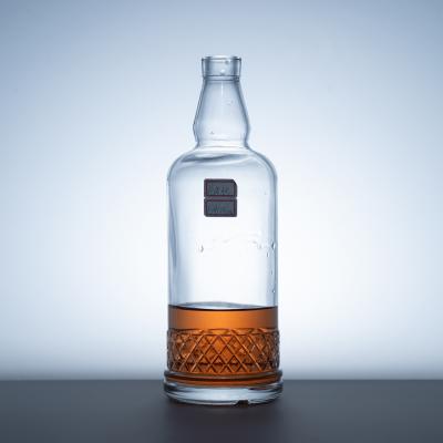 Cina Bottiglia di vetro per whisky personalizzata Capacità 500ml/1000ml/375ml Stampa a schermo Forma quadrata in vendita