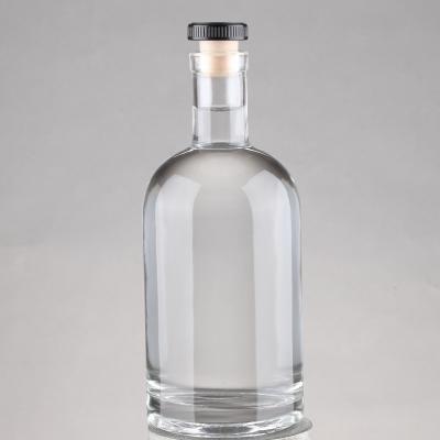 Cina Cristallo Bianco 500ml 700ml 750ml Super Flint Glass Vuoto Rum Chiaro Liquor Bottle Designer in vendita