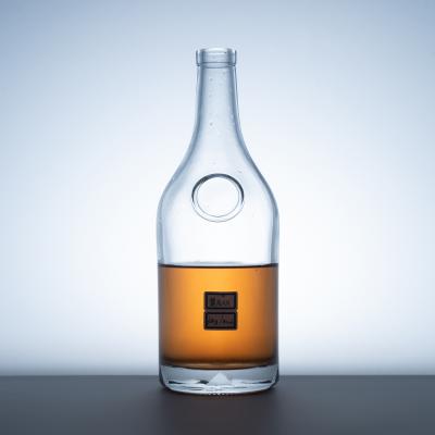 Cina Materiale del corpo Vetro Super Flint Brandy XO Mini cilindri di champagne con foglia d'acero in vendita