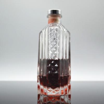Cina 500 ml di tequila personalizzata congelata pistola a spruzzo nera in forma di bottiglia di vetro rotonda per industria in vendita