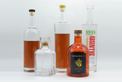 Cina Super Flint Custom Logo 100ml 350ml 550ml 750ml Bottiglia di vetro per Tequila Vodka Whisky in vendita