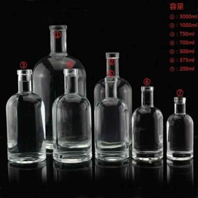 China Super Flint Glass High Class 200ml 350ml 500ml 750ml 1L Rum Vodka Brandy Liquor Botão à venda