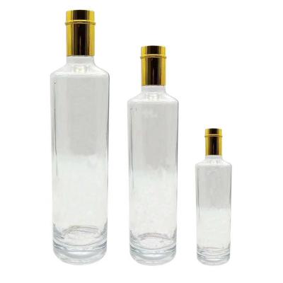 Cina Super Flint Glass di alta classe 200ml 350ml 500ml 750ml 1L Rum Vodka Brandy Liquor Bottle in vendita