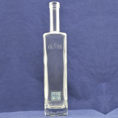 Cina Materiale del colletto Materiale Super Flint 700 ml vuoto Alcol chiaro Rum Whisky Spirits Vodka Bottiglia di vetro per liquori in vendita