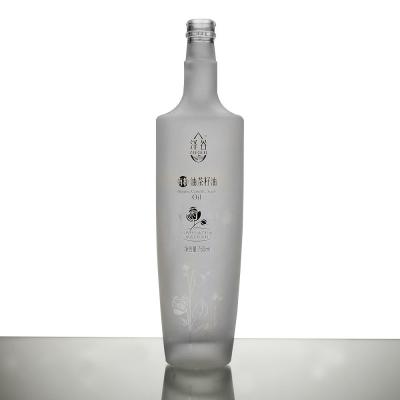 Cina Bottiglia di vetro vuota personalizzata per alcool whisky vodka spirit 700ml 750ml 500ml 1000ml in vendita