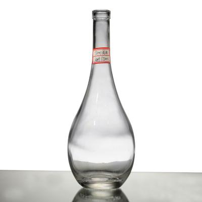 Cina Bottiglia di vetro vuota personalizzata per alcool whisky vodka spirit 700ml 750ml 500ml 1000ml in vendita