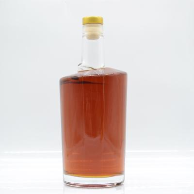 Cina 700 ml 500 ml 2 litri Super flint bottiglie di vetro per vino gelato Vodka whisky in vendita