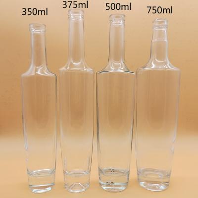 Cina Materiale in vetro Super Flint Bottiglia di vetro vuota piatta e chiara da 50 ml per vodka whisky gin in vendita