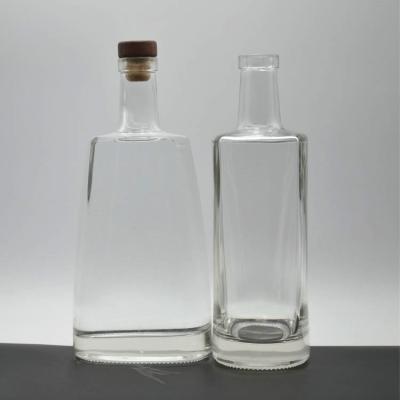 Cina Bottiglia in vetro quadrata a disegno tequila incisibile a colori 500 ml per bevande alcoliche calde in vendita