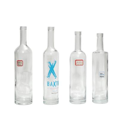 Cina 700 ml 750 ml grande whisky vetro trasparente congelato 100 ml 200 ml 350 ml bottiglia di vodka in vendita