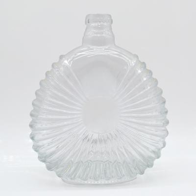 Cina Manipolazione superficiale Decal Materiale di vetro Super Flint 750 ml vuoto Bottiglia di vodka per alcolici in vendita