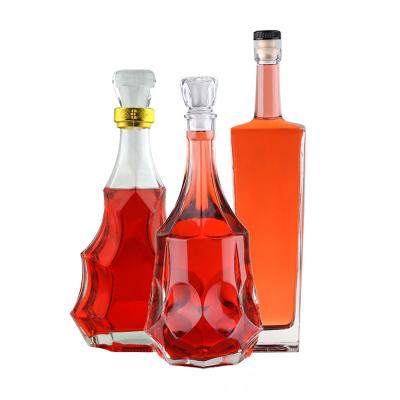 Cina Bottiglia in vetro quadrato trasparente da 1000 ml per la vodka in vendita