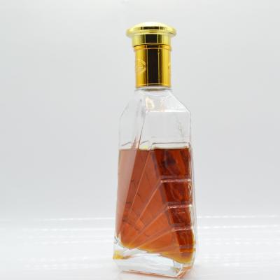 Cina Super Flint 700ml Spirit Glass Vodka Flascia con sughero OEM/ODM Accettabile Personalizzabile in vendita