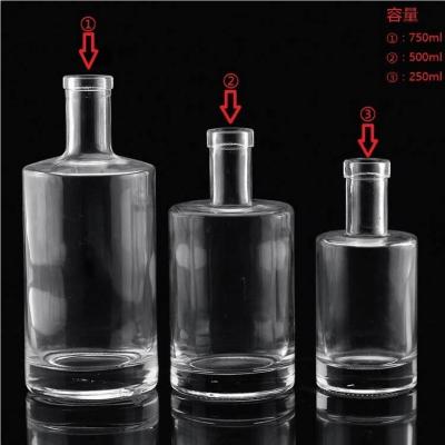 中国 1L ファンシー クリアグラス ウォッカ ボトル 氷表面処理と他の深層処理 販売のため