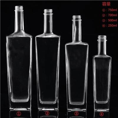 中国 1L ファンシー クリアグラス ウォッカ ボトル 氷表面処理と他の深層処理 販売のため