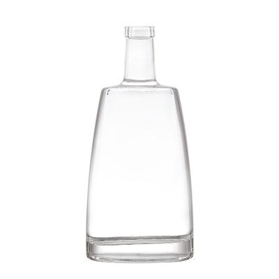 Cina Materiale di vetro Super Flint Tipo di tenuta di sughero Bottiglia di vetro vuota da 700 ml per liquori in vendita