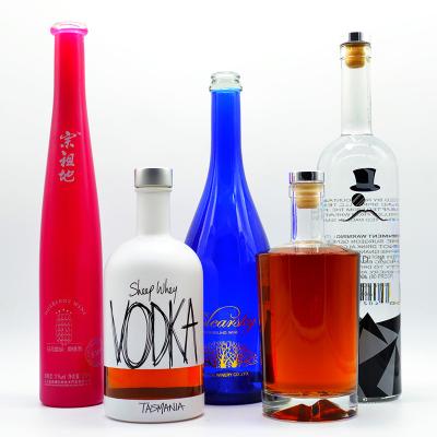 Cina Decal and Surface Handling Super Flint Glass Bottle 700ml 750ml 1000ml per gli alcolici in vendita