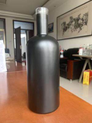Cina Bottiglia di vetro per liquori da 500 ml a 750 ml con materiale in vetro Super Flint in vendita