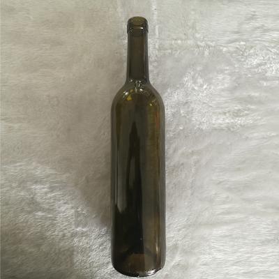 China Estampagem a quente 750ml Ambar Garrafa de vidro para Vodka Whisky Brandy Beverage à venda