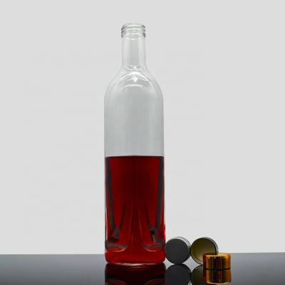 Cina Super Flint Glass Cork Sealing Type 750 ml Vodka Whisky Sherry Whiskey Wine Bottiglie di vetro in vendita