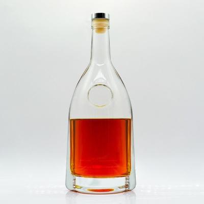 Cina Materiale di vetro Super Flint 700 ml Bottiglia di vetro vuota per whisky per bevande alcoliche in vendita