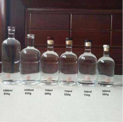 Cina Accettabile OEM/ODM 200ml 375ml 500ml 700ml 750ml 1000ml bottiglia di whisky gin in vendita