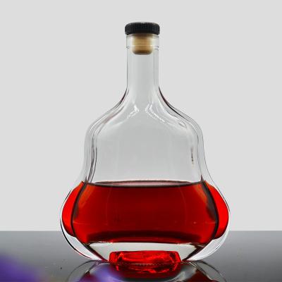 Cina Materiale in vetro Super Flint 500ml 750ml 1000ml Bottiglia di vetro di vodka Bottiglia di gin per la tua in vendita