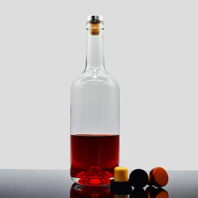 Cina Materiale in vetro Super Flint 500ml 750ml 1000ml Bottiglia di vetro di vodka Bottiglia di gin per la tua in vendita