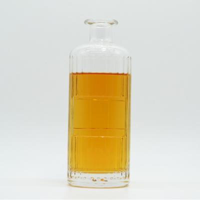 中国 カスタムデザイン 独特の形状とグアラシールタイプを持つ 750ml ガラス酒瓶 販売のため