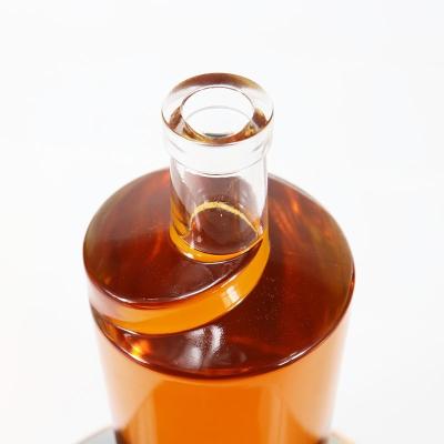 Cina Manipolazione superficiale Decal 750 ml Bottiglia di vetro liquore per la rotazione della spalla a forma personalizzata in vendita