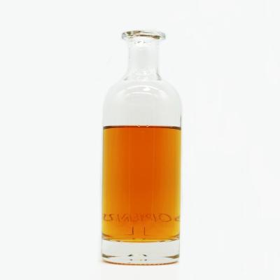 Cina Bottiglia di vetro da 750 ml per alcolici Gin vuoto Rum riciclato Whisky Vodka OEM/ODM Accettabile in vendita