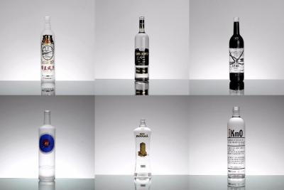 Cina Bottiglie di vetro Guala russe da 750 ml per liquori di vodka realizzate in vetro Super Flint in vendita