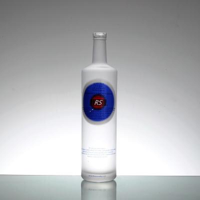 Cina Materiale in vetro Super Flint 700ml 750ml Bottiglia in vetro da 1 litro di vodka con standard CE in vendita
