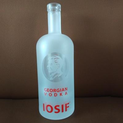 Cina 375ml 500ml 700ml 750ml Bottiglia di vodka decorativa personalizzata con tappi di sughero da OEM/ODM in vendita