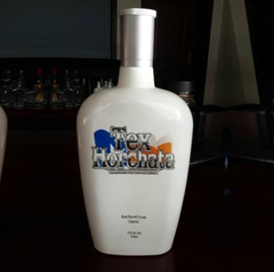 China Garrafa de vidro de licor branco de 750 ml, em forma de foguete, para bebidas à venda