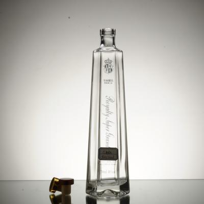China OEM Welcome 750ml Glass Beverage Bottles For Wine Whiskey Tequila Vodka Glass Glass for sale