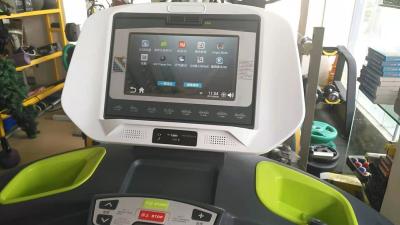 Cina Piegatura LCD dello schermo che esegue il carico 150kg dell'attrezzatura della palestra della pedana mobile della macchina in vendita