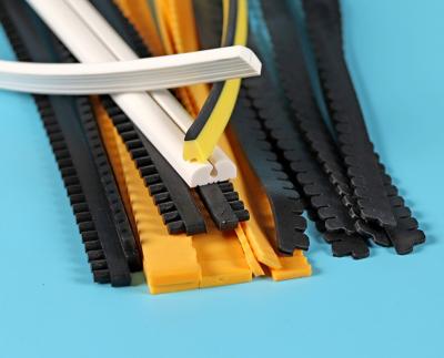 中国 White Exceed Die Ejection Rubber Strip 7.3×8×700mm For Prevent Paper Box Burst 販売のため