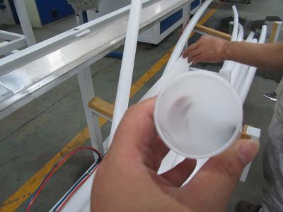 Cina 10m/Min Linea di produzione di tubi di polietilene 1200mm Larghezza 220V 60Hz Con sistema di controllo PLC in vendita
