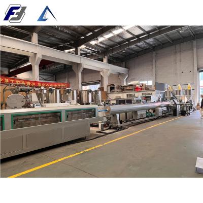 Cina Linea di estrusione di tubi PE ad alta velocità PCL Controllo 380V 50Hz Linea di produzione di tubi PE a vite singole in vendita