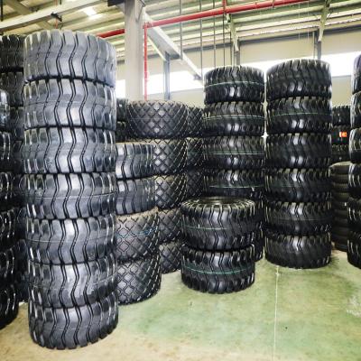 中国 チューブレス315/80R22.5は長いマイレッジとタイヤAW767に補強したビードの設計をタイヤをつける 販売のため