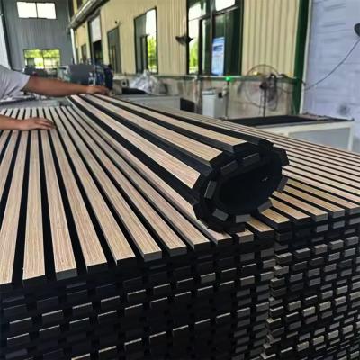 China Estilo 3D Veneer de madeira em painel de onda MDF curvo Flexível para uso acústico e decorativo à venda